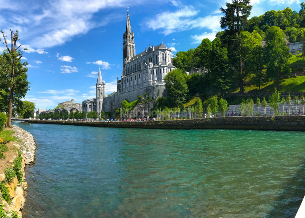 LOURDES: UN VIAGGIO EMOZIONANTE ED INDIMENTICABILE - Mappimondo